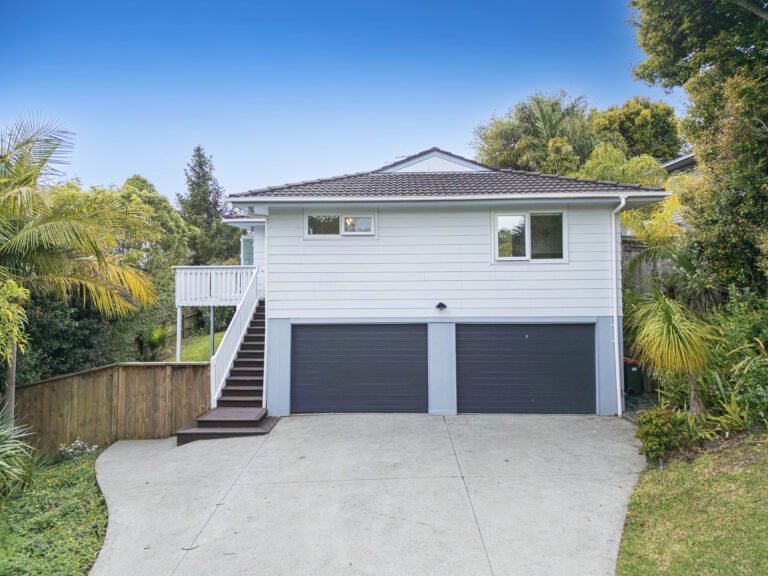14 Theban Place, Totara Vale - David Ding Real Estate